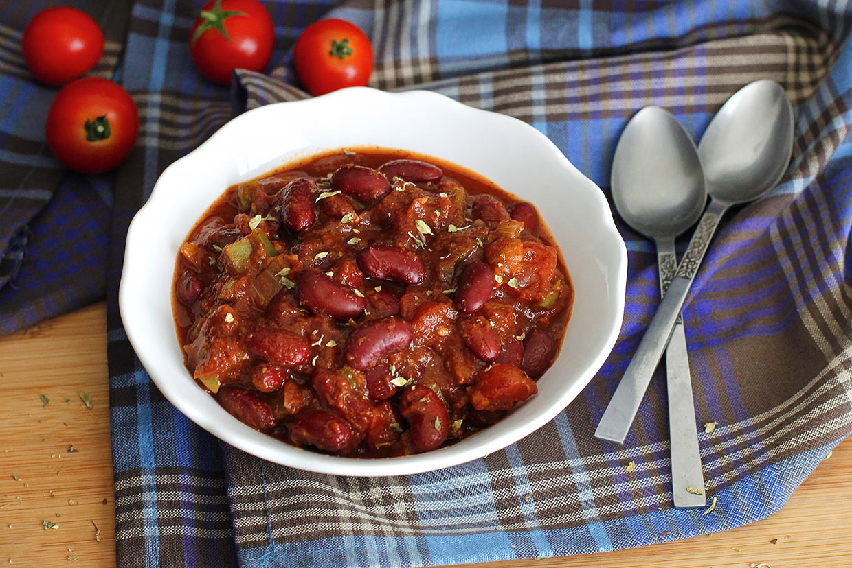 Simple Vegetarian Chili Recipe | MyFoodDiary