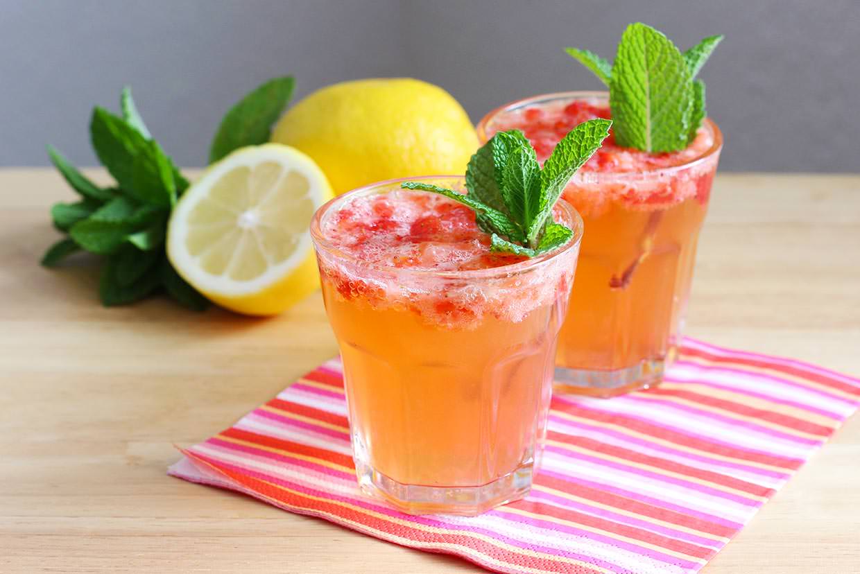 Low Sugar Strawberry Lemon Spritzer Recipe | MyFoodDiary